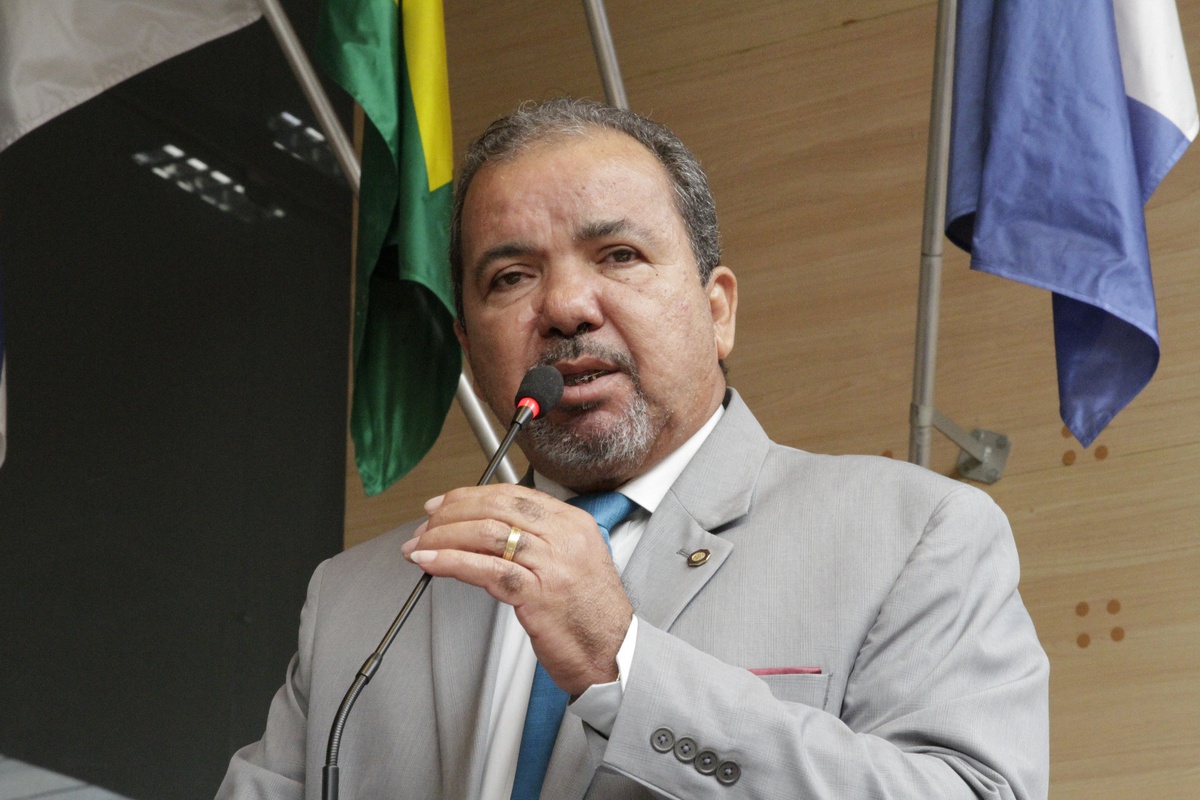 Hélio Guabiraba pede limpeza e canalização do rio Morno — Câmara ...