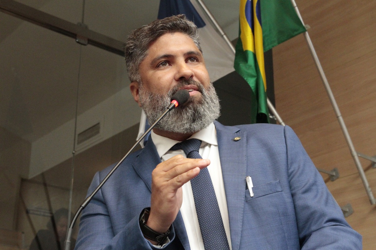 Rinaldo Junior repudia racismo sofrido por frentista e enfatiza ofício ...