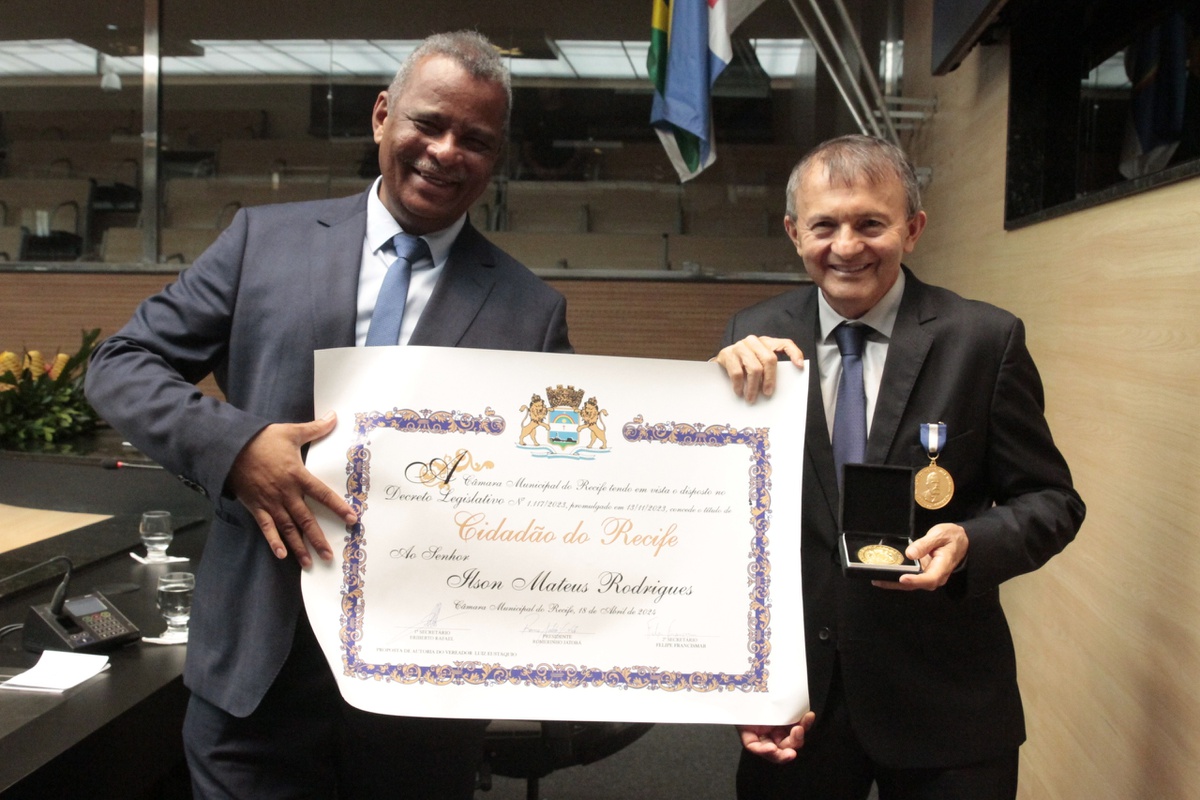 Ilson Mateus recebe Medalha de Mérito e Título de Cidadão do Recife ...