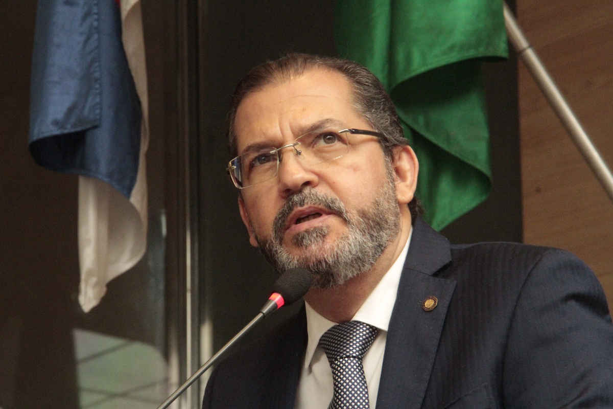 Carlos Muniz faz ponderações sobre o armamento da Guarda Municipal ...